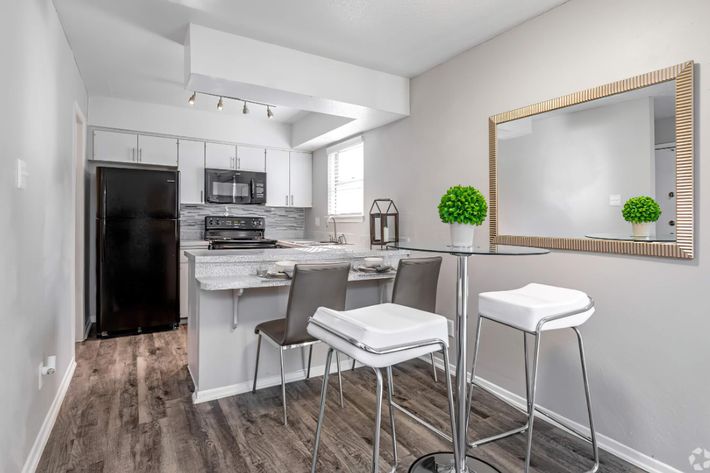 Tree Top Apartments - Photo Gallery